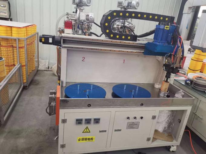 2.75KW Double Station Filter Gluing Machine PU Glue Injection