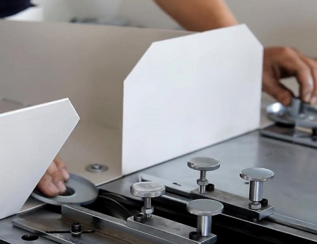 Full Auto End Cap Gluing Machine For 50 - 110 Mm End Caps